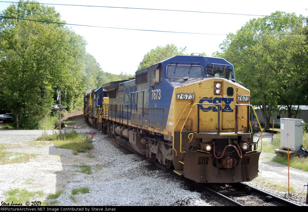 CSX 7673 gives me the wave